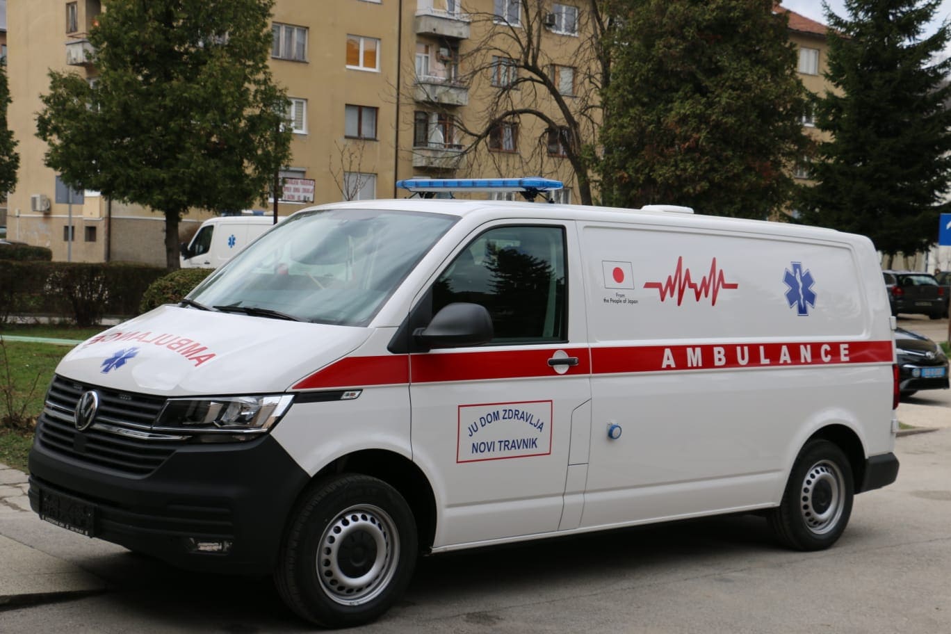 Novi Travnik: Dom zdravlja bogatiji za novo sanitetsko vozilo ...